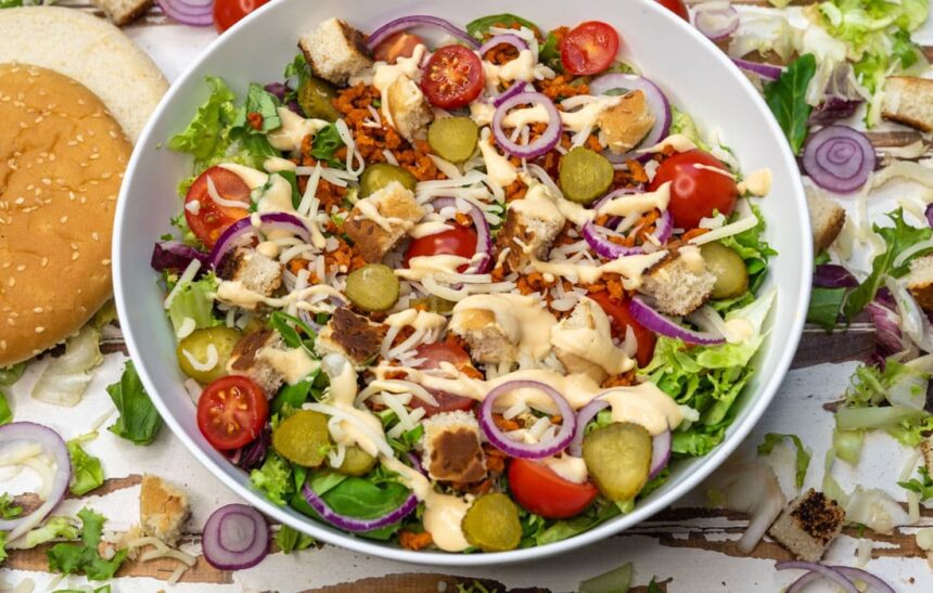 Low Carb Big Mac Salat | Gesundes Low Carb Big Mac Gericht - IQs Kitchen - Gesunde Ernährung ...