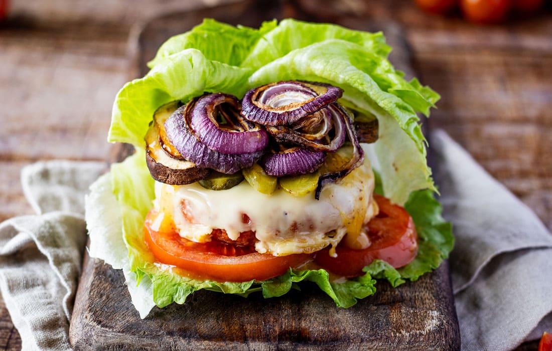 Low Carb Cheeseburger | Next Level Burger-Genuss in deiner Diät - IQs ...